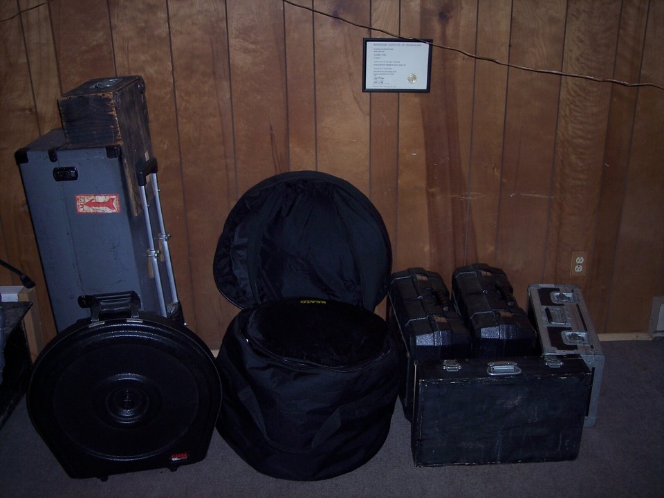 TEMPUS DRUMS aka MILESTONE. CRYSTALINA WHITE W/GOLD LUGS AND RIMS. | eBay