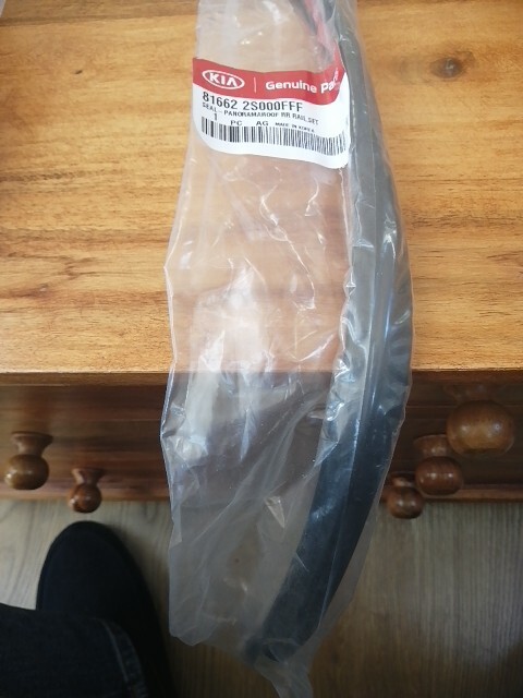Kia Panoramic Roof Seal 816622S000 | eBay UK