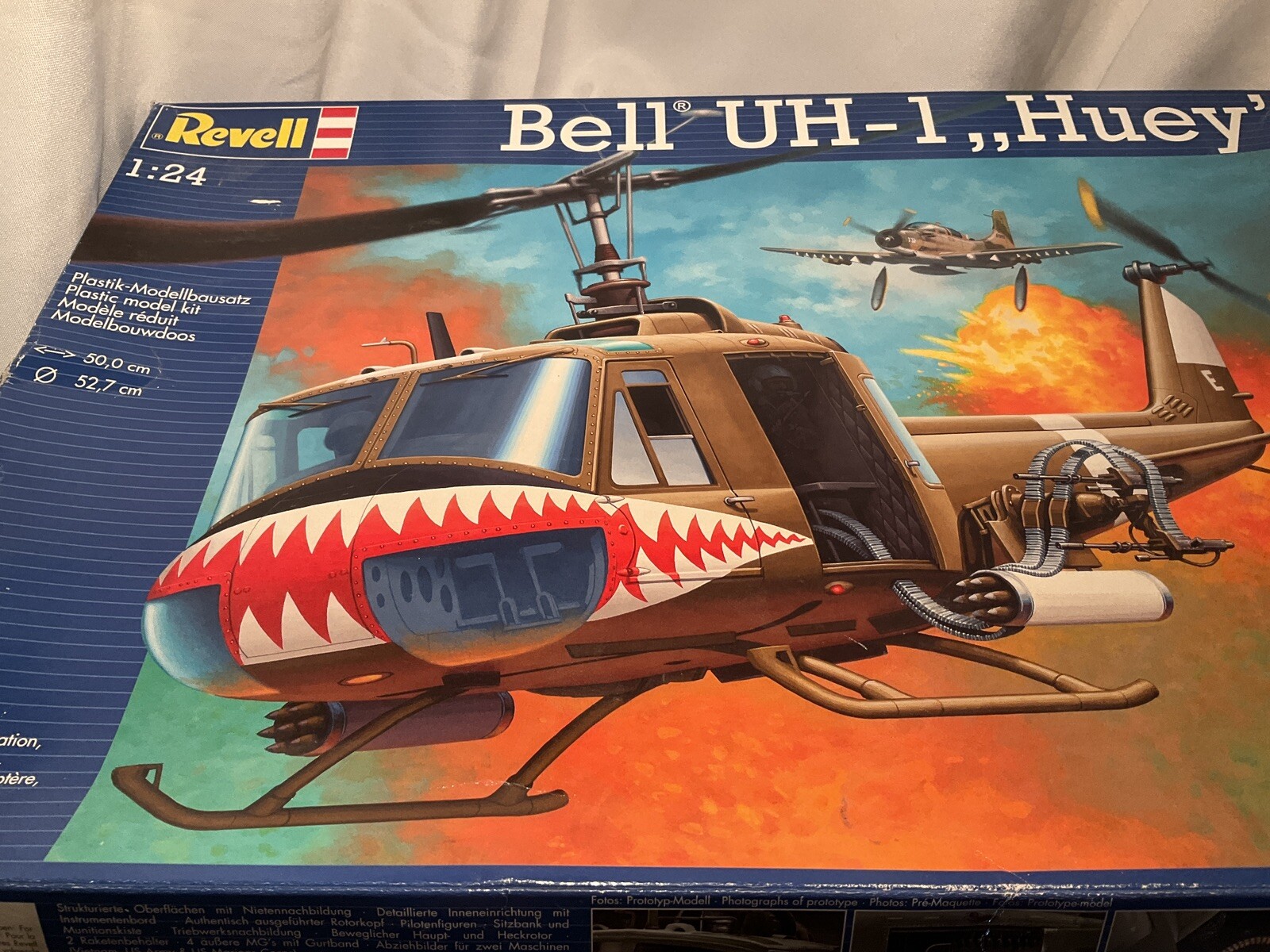 Revell Bell UH-1 "Huey" Helicopter Model kit. Scale 1:24 - Shopping.com