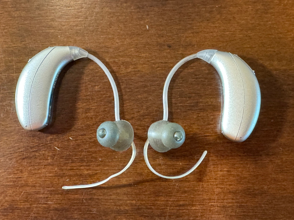 Relate 4.0 Silver Hearing Aids - Excellent Battery Life - BlueTooth | eBay