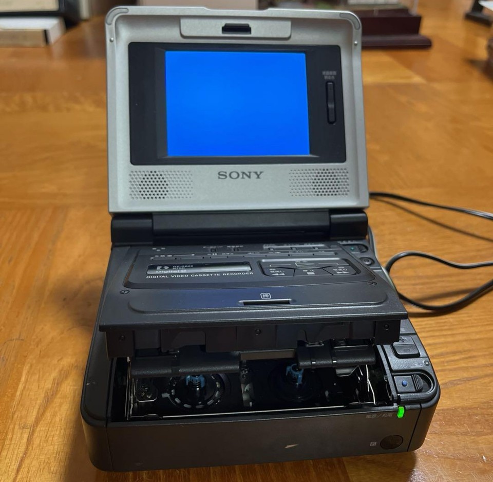Sony GV-D800 8mm Video Recorder Player Hi8 Digital8 Near MINT Perfect ...