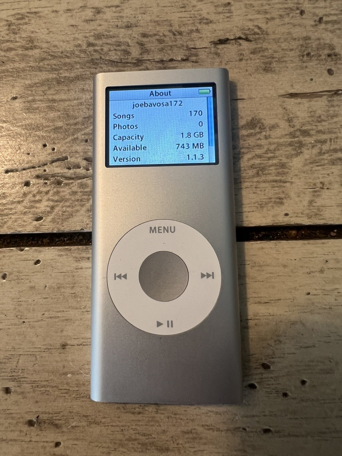Apple iPod nano 2nd Generation Silver (2GB) REFURBISHED BUNDLE FREE ...