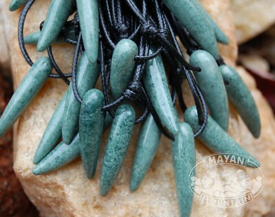 SIMPLE JADE LIGHT GREEN JAGUAR TOOTH CLAW NECKLACE GUATEMALAN JADEITE ...