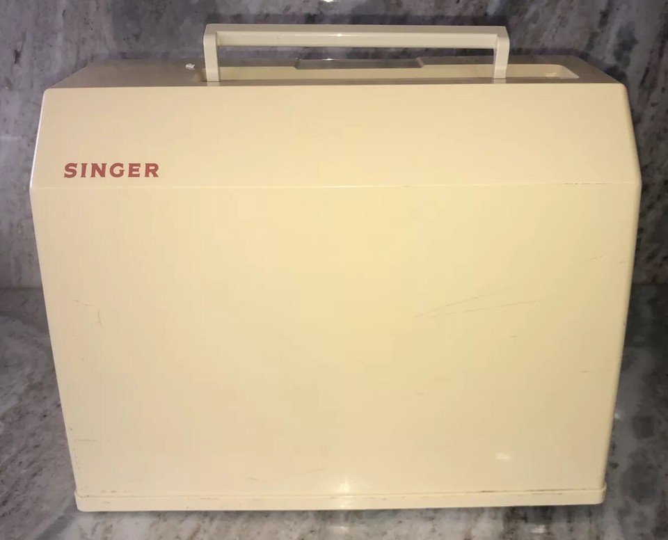 Singer Limited Edition 7033 Sewing Machine W Foot Pedal & Extras-Mint ...