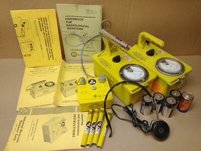 Victoreen geiger counter kit CDV777, includes CDV700/715, headphones ...