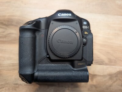 MINT 8K Clicks! Canon EOS 1Ds Mark I, Full Frame 11.1 MP DSLR Body Only ...