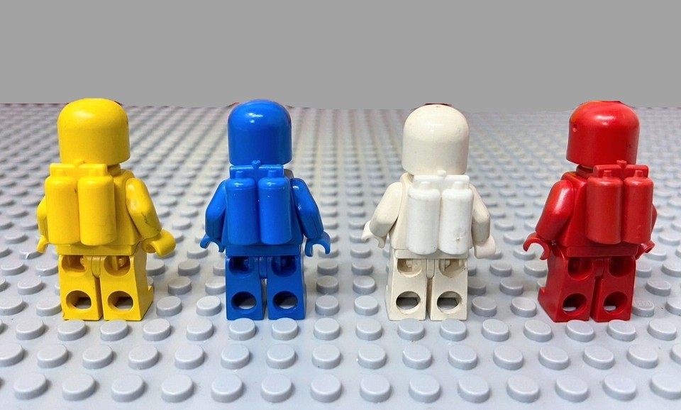 Lot of 4 Lego Vintage Spaceman Minifigure Red White Blue Yellow Classic ...