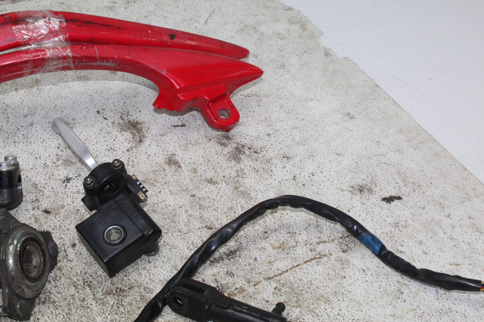 03-06 SUZUKI BURGMAN 400 AN400 PARTS AND HARDWARE LOT GRAB BARS REAR ...