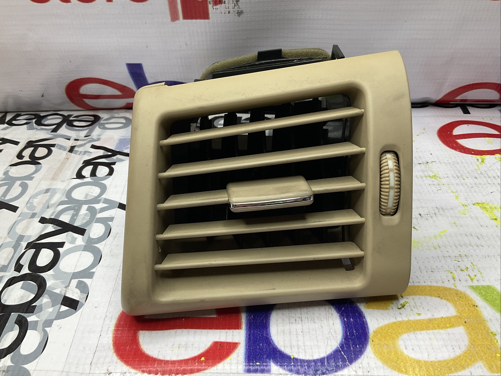 06-09 W251 MERCEDES-BENZ R350 R500 FRONT LEFT DASH AC A/C VENT TAN ...