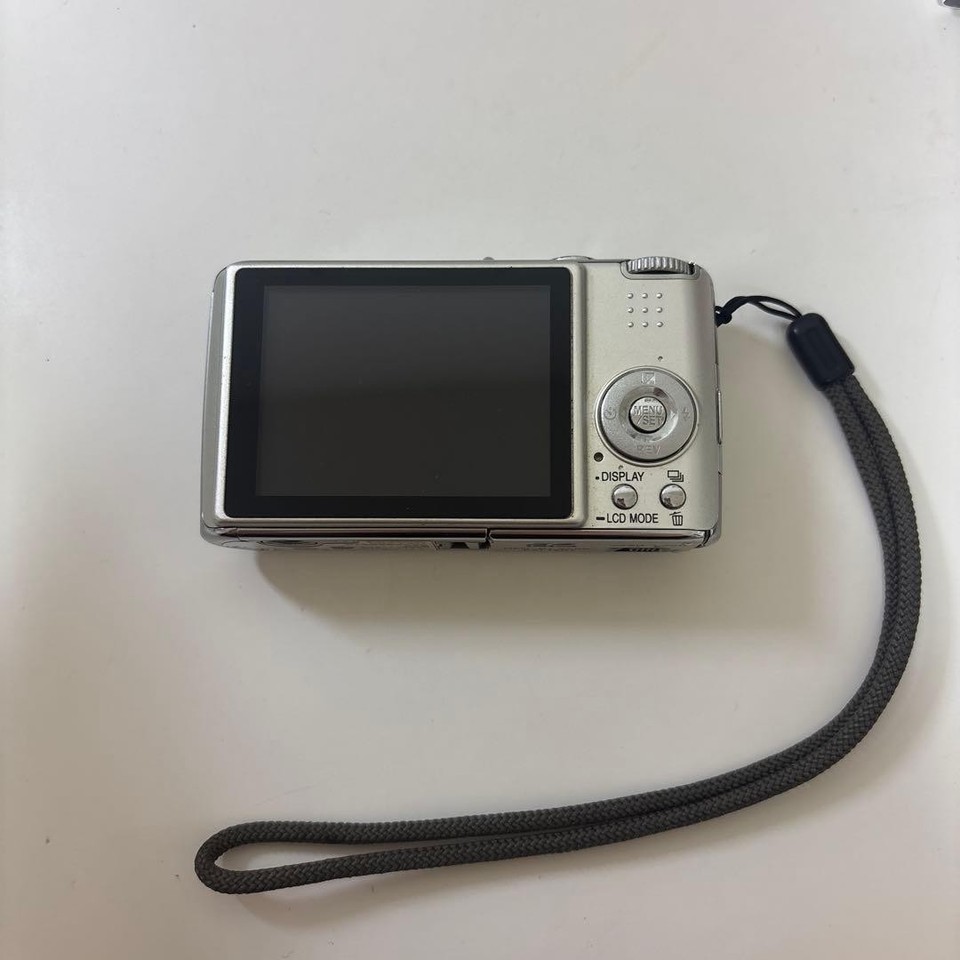 Panasonic Lumix DMC-FX07 Compact Digital Camera Silver Used Japan ...