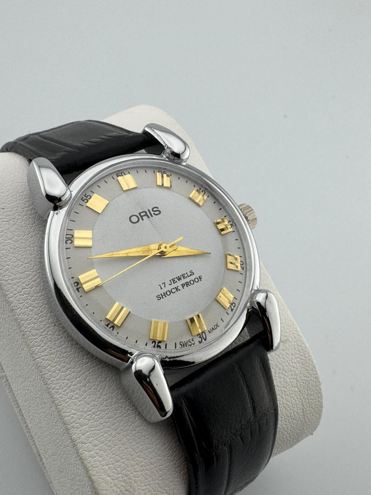 Rare Vintage Oris Swiss Made Hand Wind Men's Watch - Gem