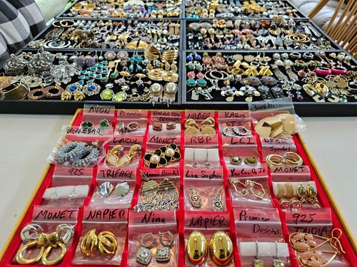 Huge Earring lot 228 Pairs (28 Signed) TRIFARI, NAPIER, NORMA JEAN, LCI ...