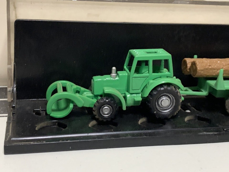 Smart Toys Collectible Series 1:87 HO Scale Tractor Green w/Wood/Log ...