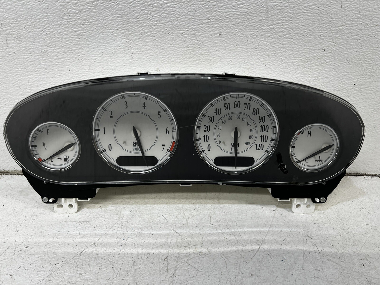 2002-2004 Chrysler Concorde Limited cluster speedometer tach gauges ...