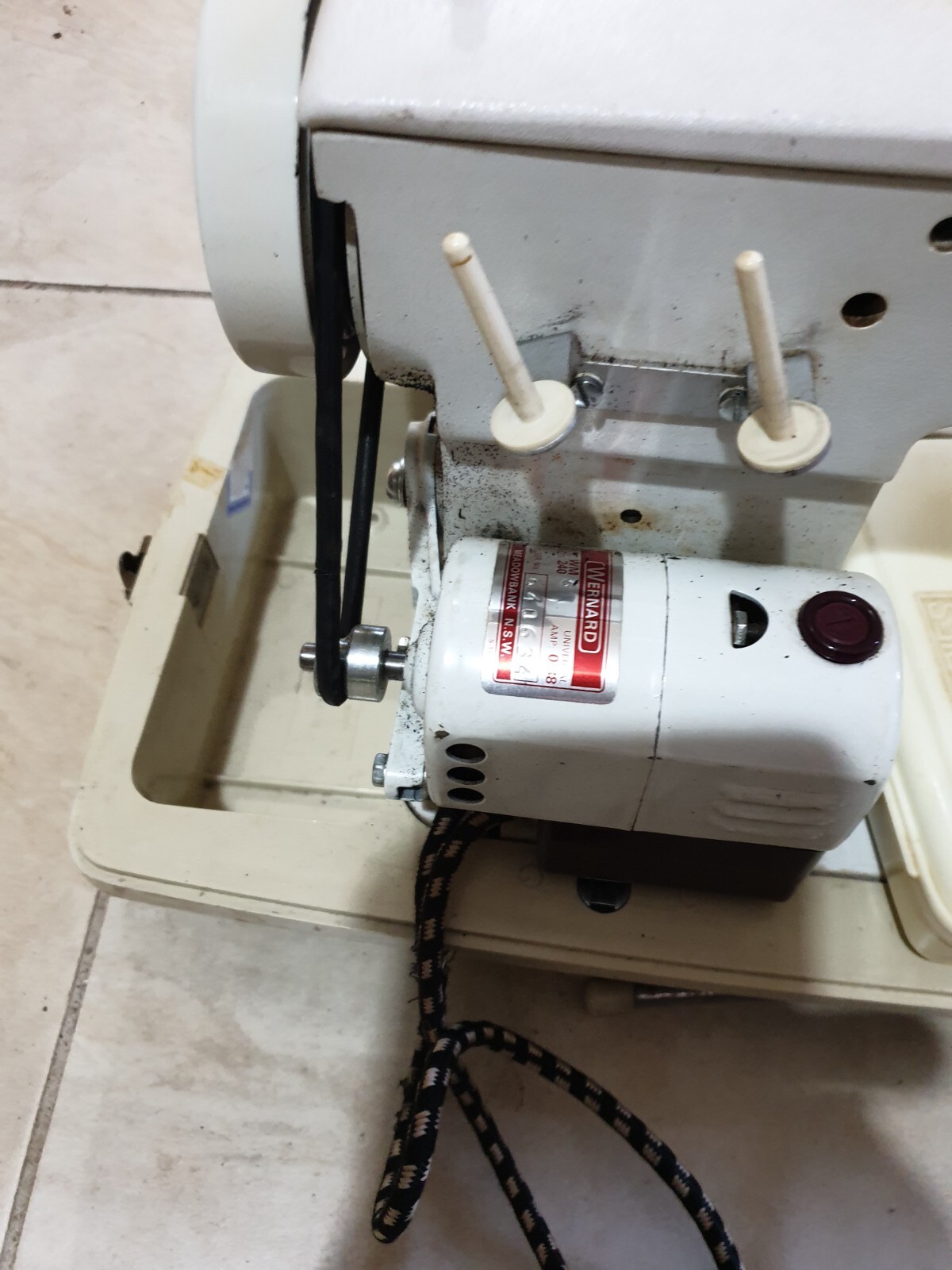 Vintage LEMAIR Sewing Machine Deluxe model, not sure 100% working #7 ...