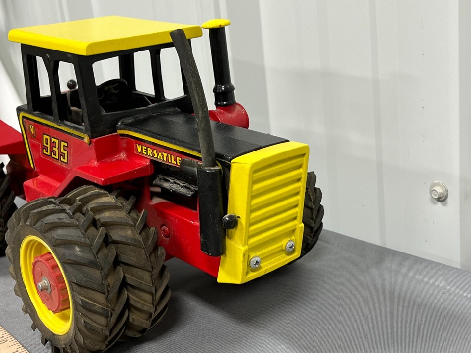 VERSATILE 935 4WD Tractor Die-Cast Scale Models 1:16 Duals HUGE | eBay