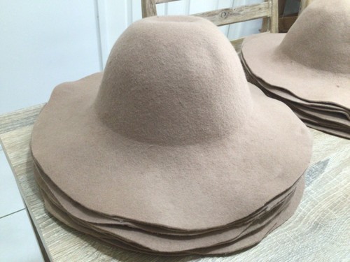 70 yobbo hippie felt fishing hats. Great for Clubs, Markets, Parties ...