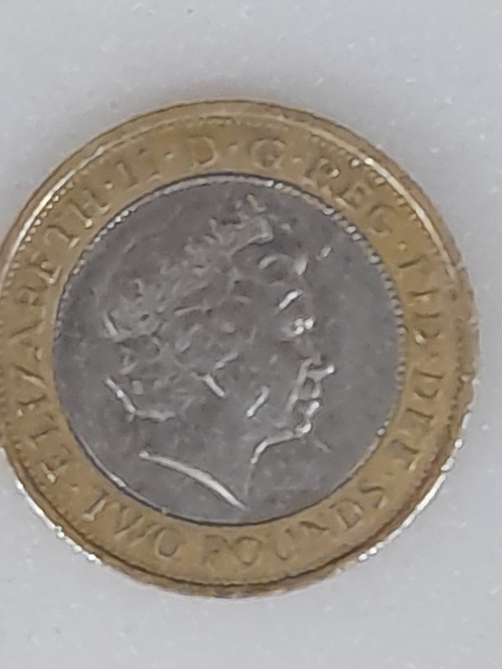 RARE £2 coin 2007 with mint errors, dots missing, reversed edge print ...