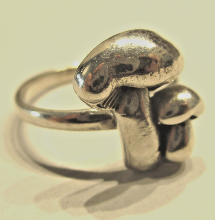 STERLING SILVER FUNKY MAGIC MUSHROOMS TOADSTOOL RING SIZE N | eBay