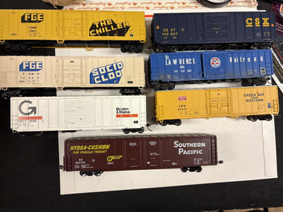 Lot of 7 HO Scale Assorted Rolling Stock Boxcars Built used 50' & 60 ...