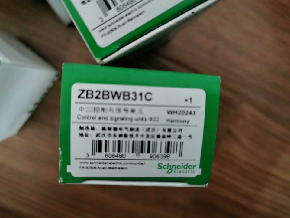 1Pcs NEW Schneider ZB2BWB31C Welcome counteroffer | eBay