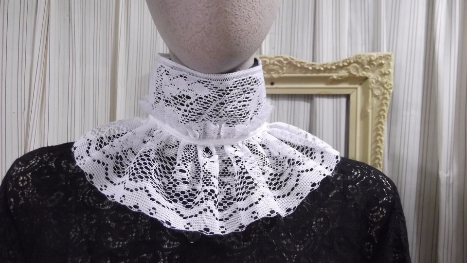 White lace Jabot COLLAR pirate Gothic Lolita Victorian Steampunk tie ...