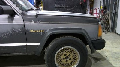 1984 - 1996 Jeep Cherokee Passenger RH Right Gray Fender *(paint damage ...