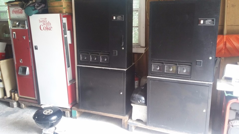 COINCO CT-48 12 OZ. CAN SODA, BEVERAGE, BEER MACHINE, TAKES,GIVES ...