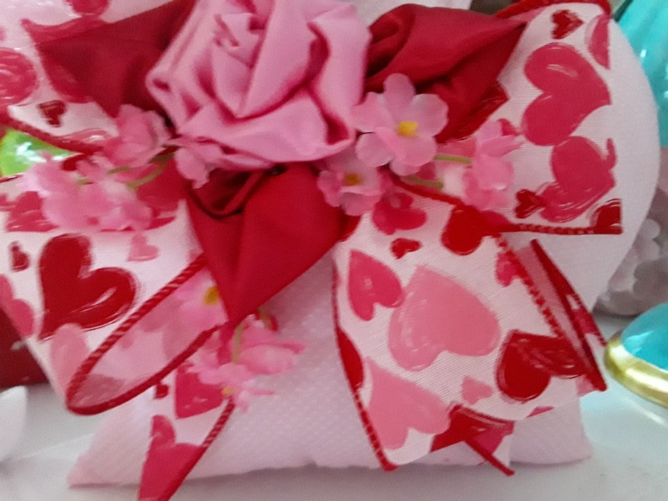 VALENTINE ROSES RED HEARTS PINK NEW FABRIC BIG MICHIGAN MAP PILLOW | eBay