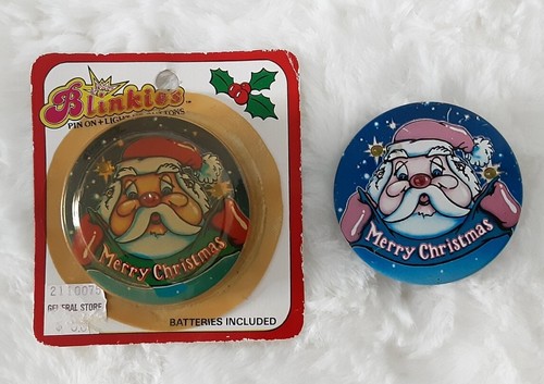 2 VINTAGE LIGHT UP CHRISTMAS SANTA PIN BLINKING 1 IN PKG WORKS 1 DOESN ...