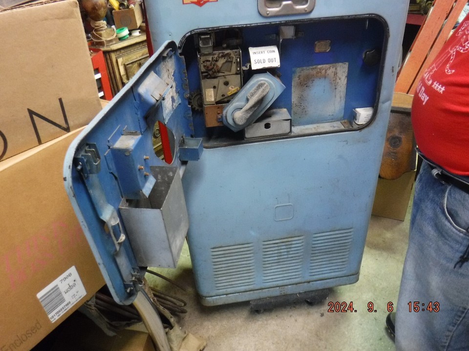 PEPSI MACHINE VMC 33 VINTAGE All Original/RUNS AND COOLS RARE FIND ...