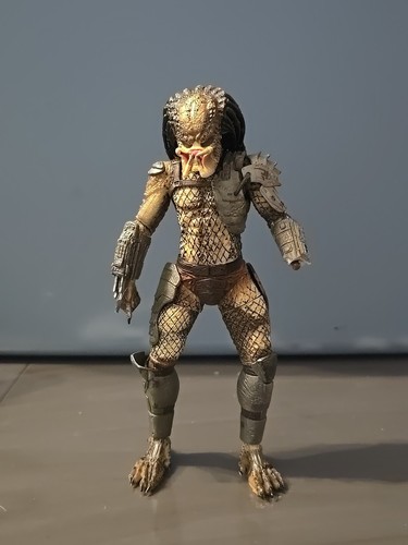 NECA Predators 2010 Movie Series 1 Classic Predator Action Figure ...