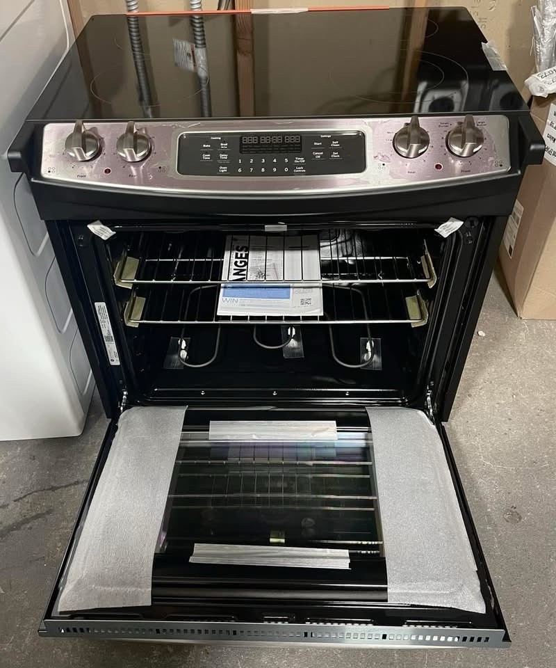 JD630STSS NEW GE 30" DROP-IN GlassTop Electric Range Blk with Stainless ...