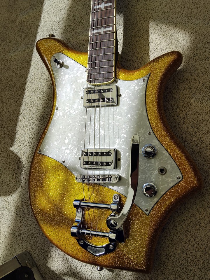 Eko 700 Gold Sparkle Guitar Bigsby Silver Back Glam Rock Style Vintage ...