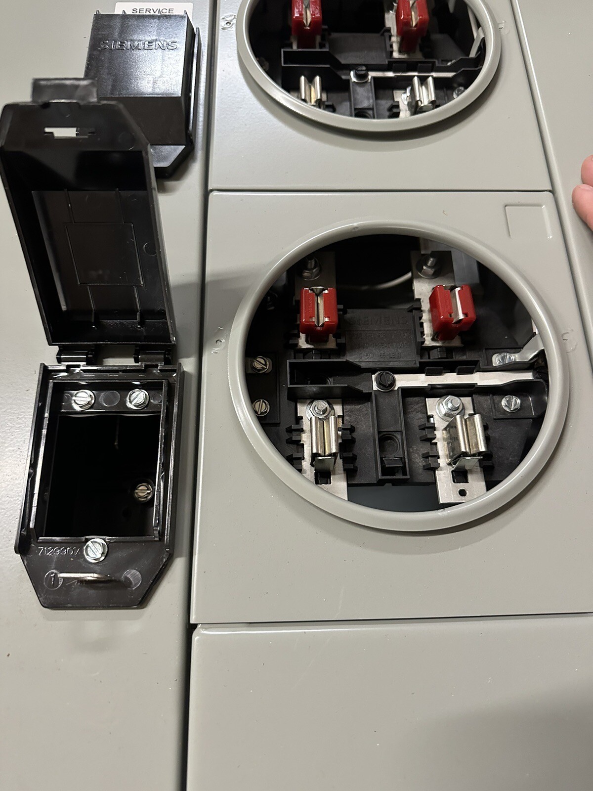 Siemens 4 Gang Meter WEP4412 400A 1PH 225A per METER RING TYPE | eBay