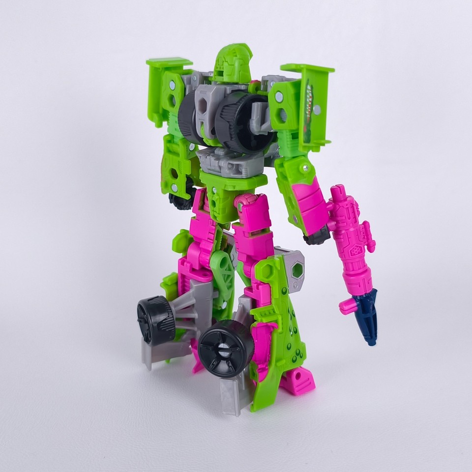 Transformers G2 Universe Autobot Mirage Legacy Evolution Deluxe Class ...