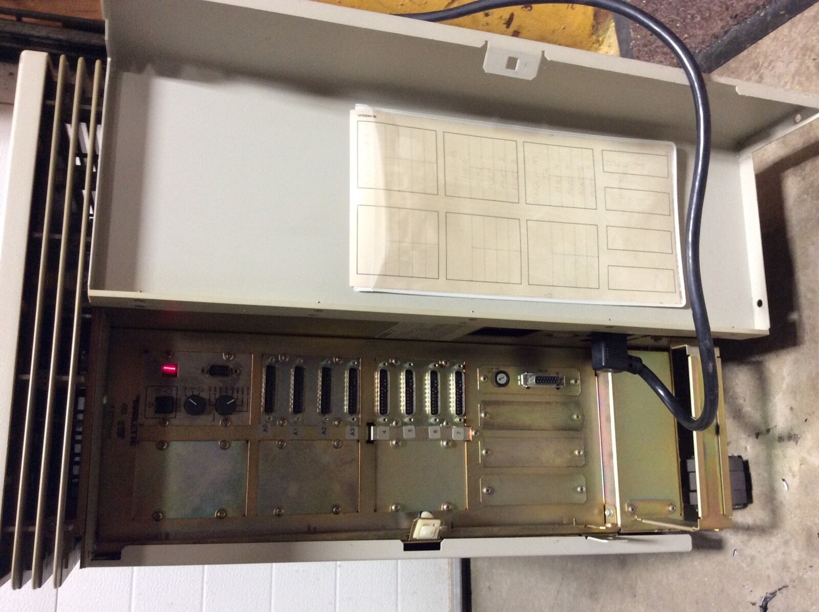 DEC Digital Equipment Corp MicrVAX II 630QB-A2 M7606 M7608-B M7516-YM ...