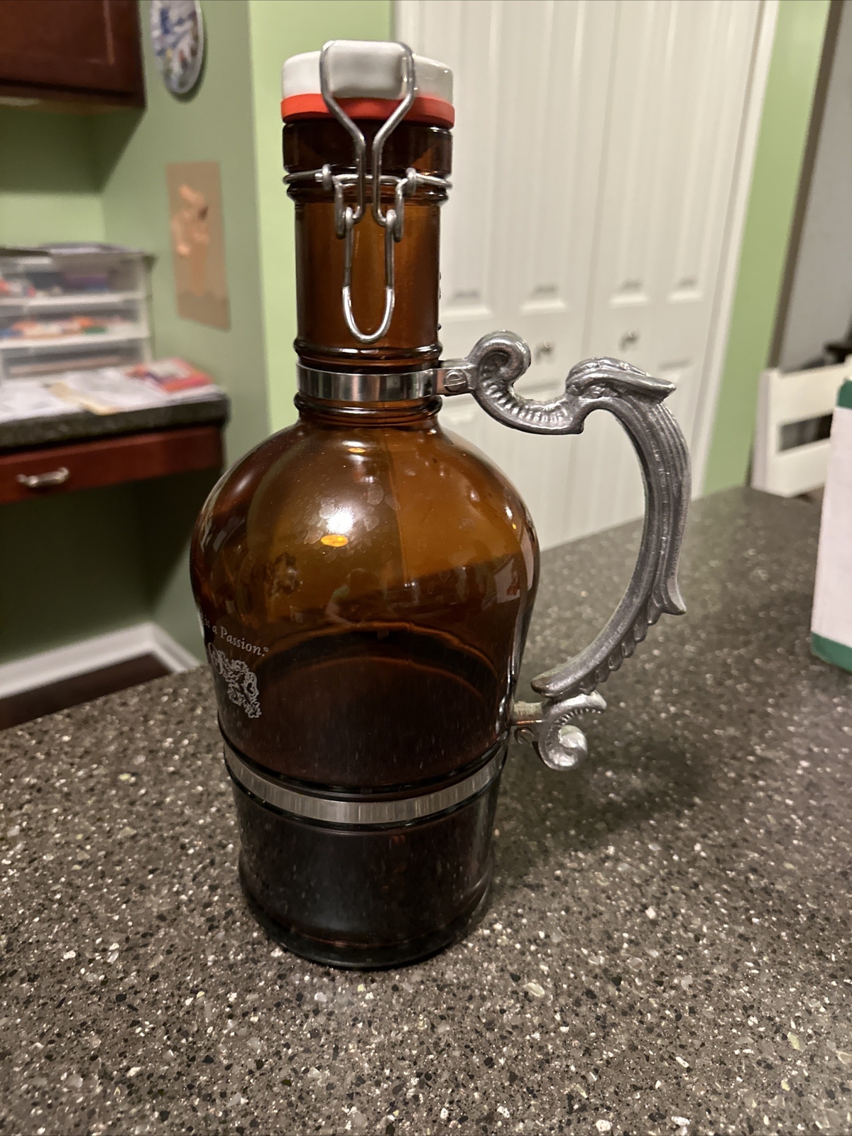 Ommegang NY - Muster Geschutzt German Brown Glass Beer Growler Swing ...