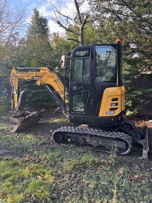 Sany SY26 Excavator with 3 buckets, breaker, log grab and trailer ...