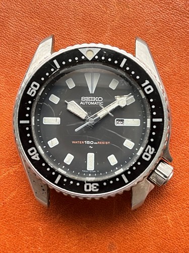 SEIKO DIVERS WATCH MID-SIZE DATE MODEL 37MM DIAMETER AT THE BEZEL ...