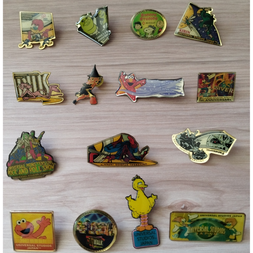 Universal Studios Characters 15 pin badges | eBay