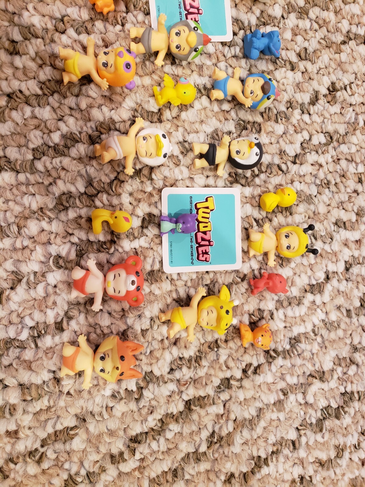 Moose Toys Miniature Twozies 12 & Pets 11 Lot of 23 total Babies Animal ...