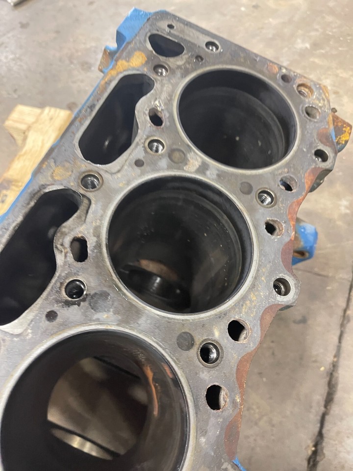 1974 Ford 2000 Tractor Engine Block D0NN6015J | eBay