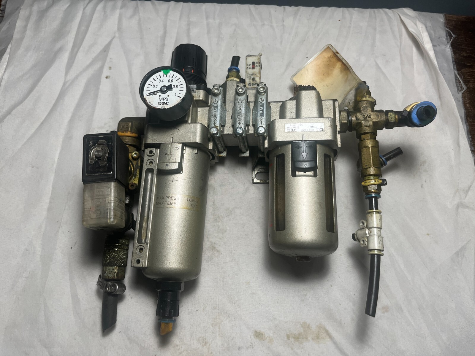 SMC AW40-04DG AW4004DG Pressure regulating AL40-04 | eBay