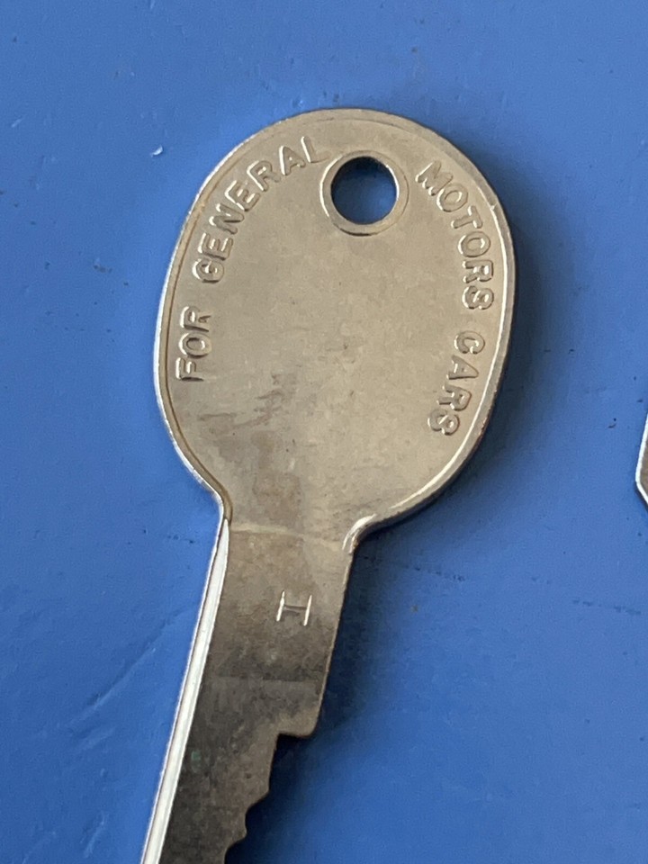 5 Vintage General Motors GM Used Car Keys | eBay