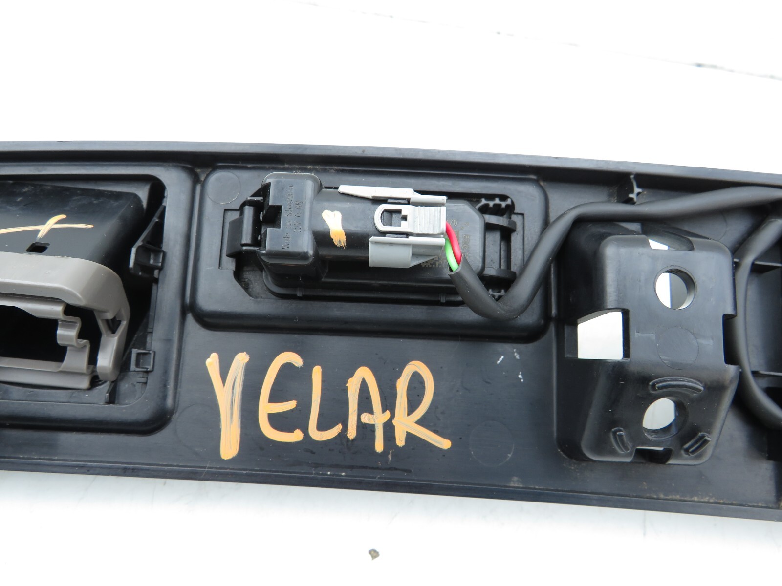 2019 LR RANGE ROVER VELAR L560 REAR TAILGATE HANDLE TRIM WITH NUMBER ...