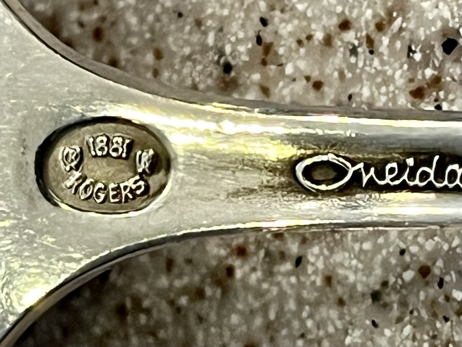 Oneida Stainless Needlepoint Beaded Artistry (4) Dinner/Table Spoons ...