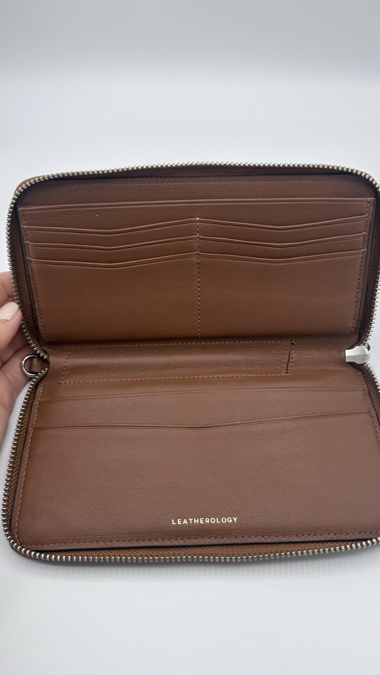 Leatherology Windsor Flat Zip Wallet | eBay