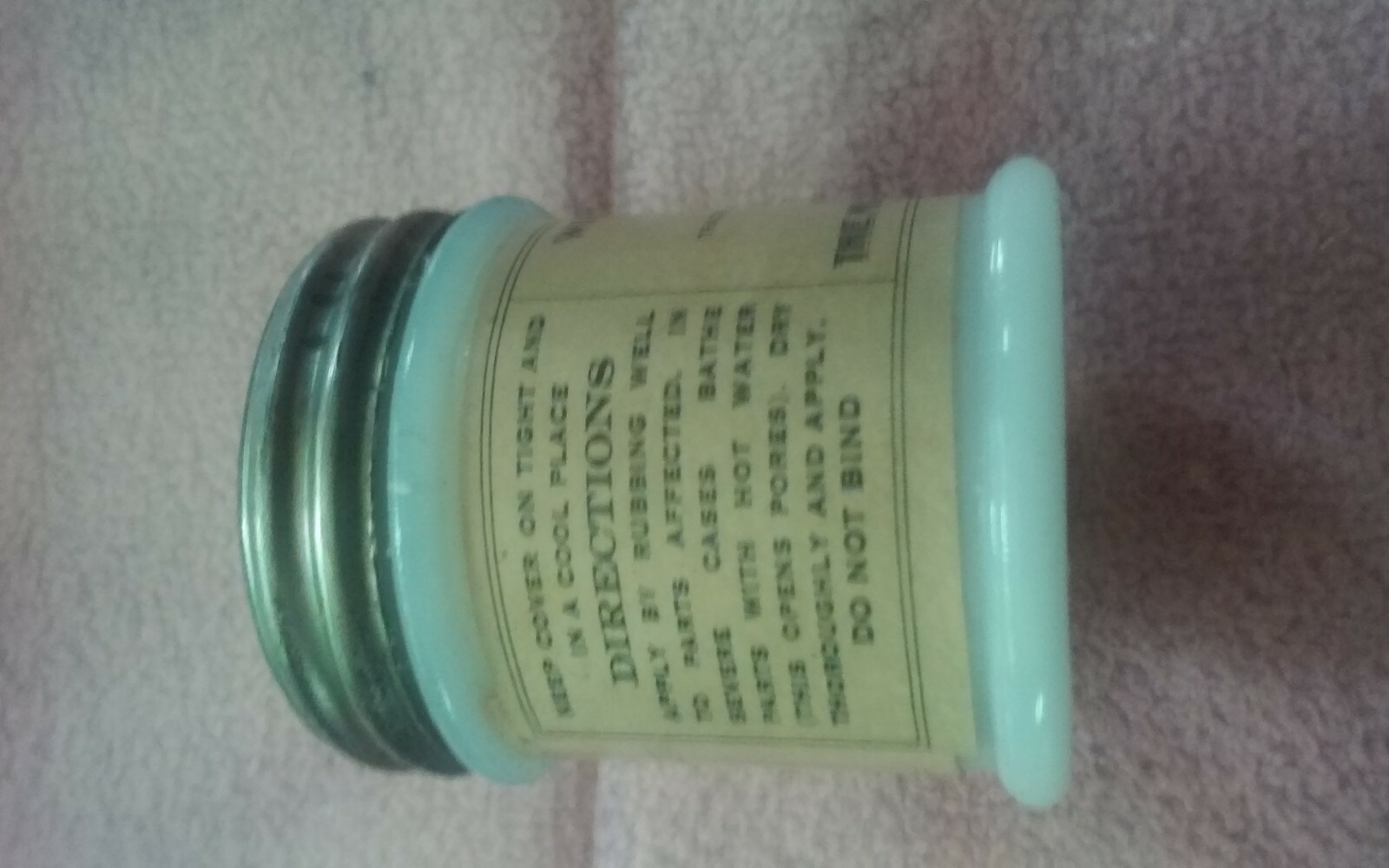 Vintage-MUSTEROLE-Salve-Rub-Ointment-Medicine-White-Milk Glass-Jar ...