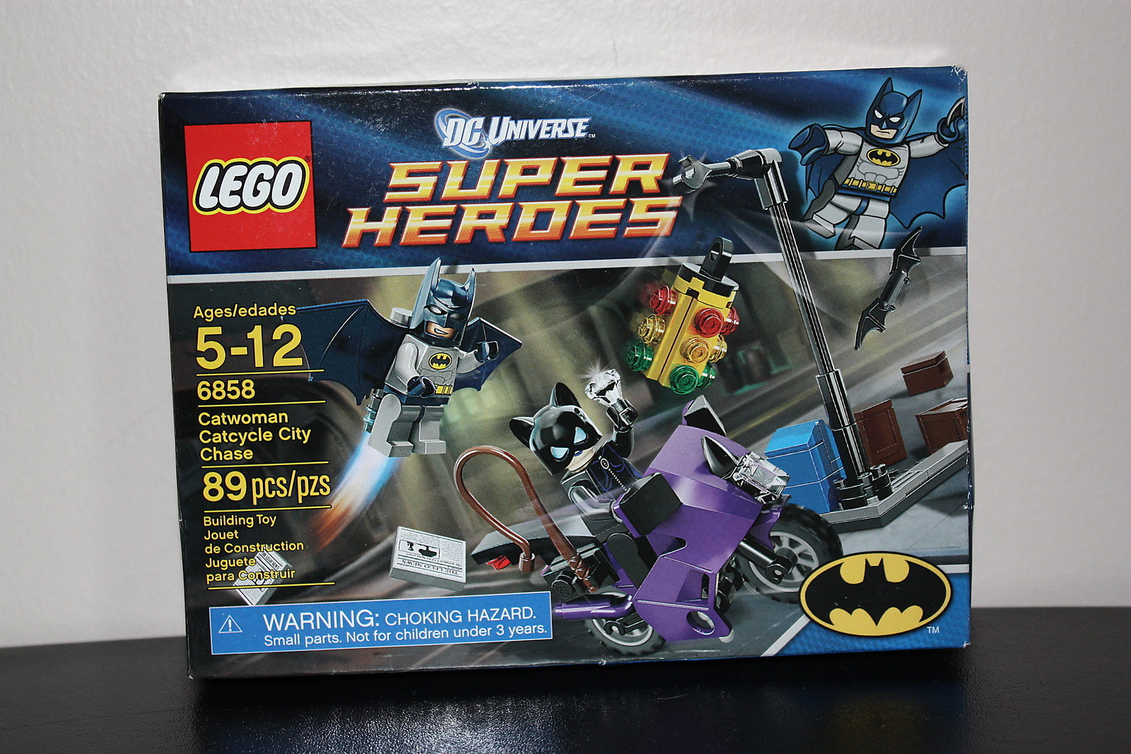 Lego DC Universe Super Heroes 6858 Catwoman Catcycle City Chase 89 Pieces